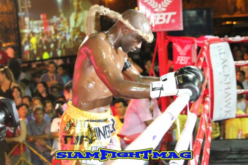 VUYISILE COLOSSA (SOUTH AFRICA) - SIAM FIGHT MAG