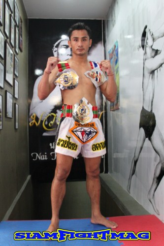 THE MUAY THAI ACADEMY PETCHYINDEE CAMP - SIAM FIGHT MAG