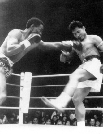 RONNIE "MACHINE GUN" GREEN (ENGLAND) - SIAM FIGHT MAG