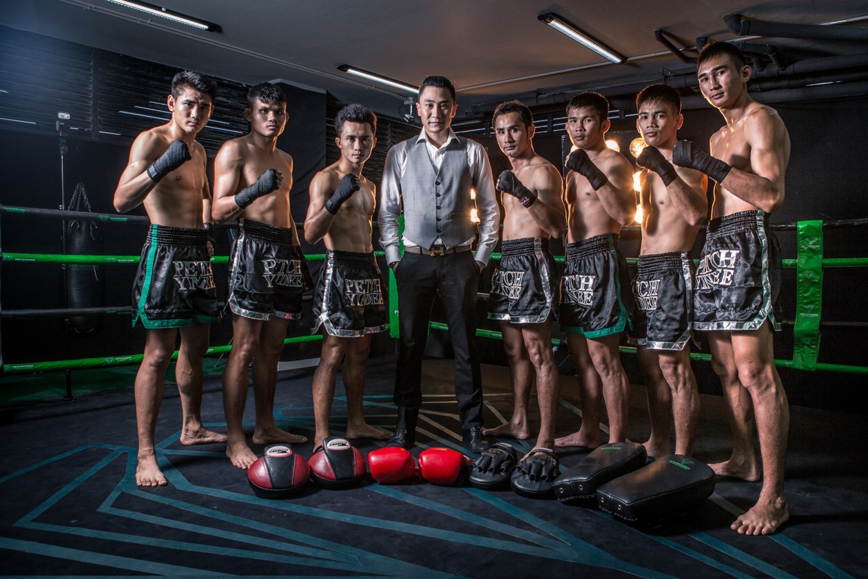 LE PETCHYINDEE ACADEMY NEW 2014 - SIAM FIGHT MAG