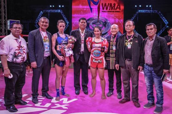 THE AMAZONS OF MUAY THAI - SIAM FIGHT MAG
