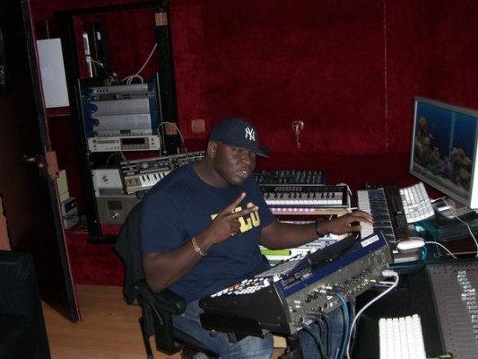 DJ ARMAN - SIAM FIGHT MAG