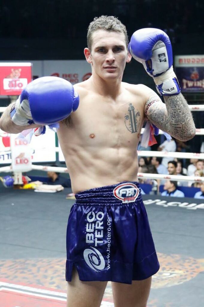 CHADD COLLINS (AUSTRALIA) - SIAM FIGHT MAG