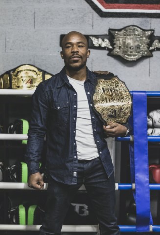 SIAM FIGHT MAG TOM WALLACE INTERVIEW MUAY THAI ET HIP HOP