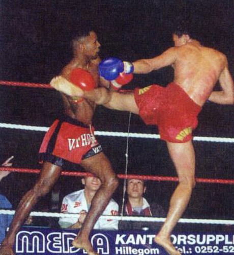 NONGMOON CHOMPHUTHONG - SIAM FIGHT MAG