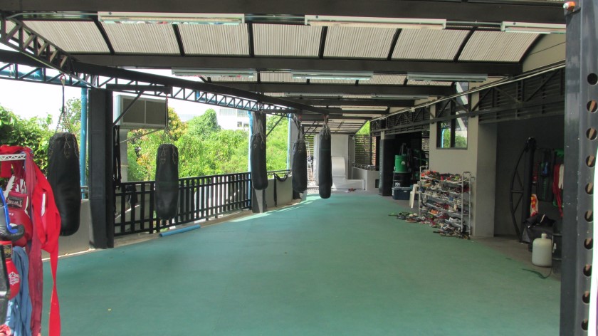 LE PETCHYINDEE ACADEMY NEW 2014 - SIAM FIGHT MAG