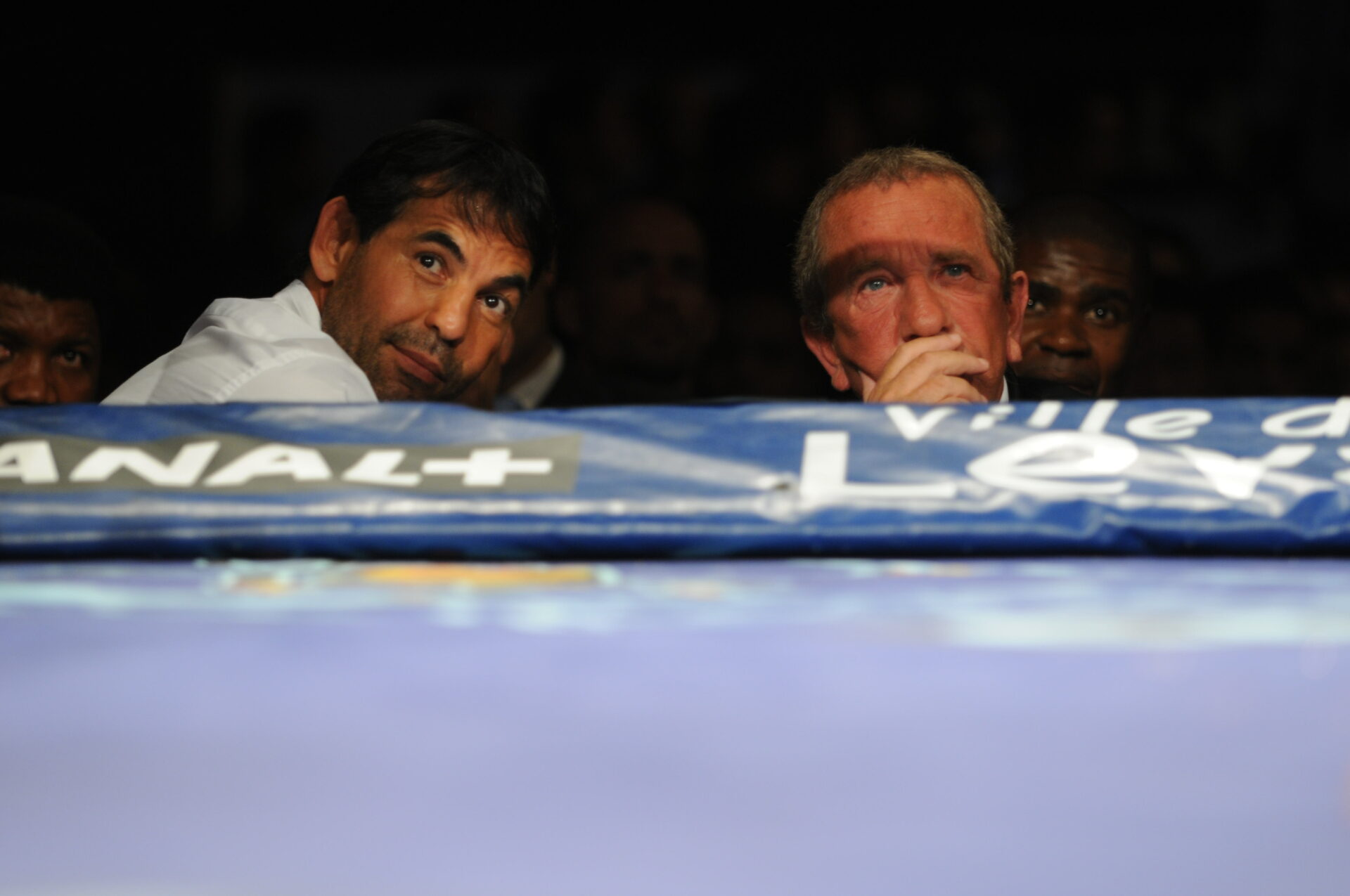 DANIEL "THE VOICE" ALLOUCHE SE RETIRE DES RINGS, IL LAISSE SON MICRO ...