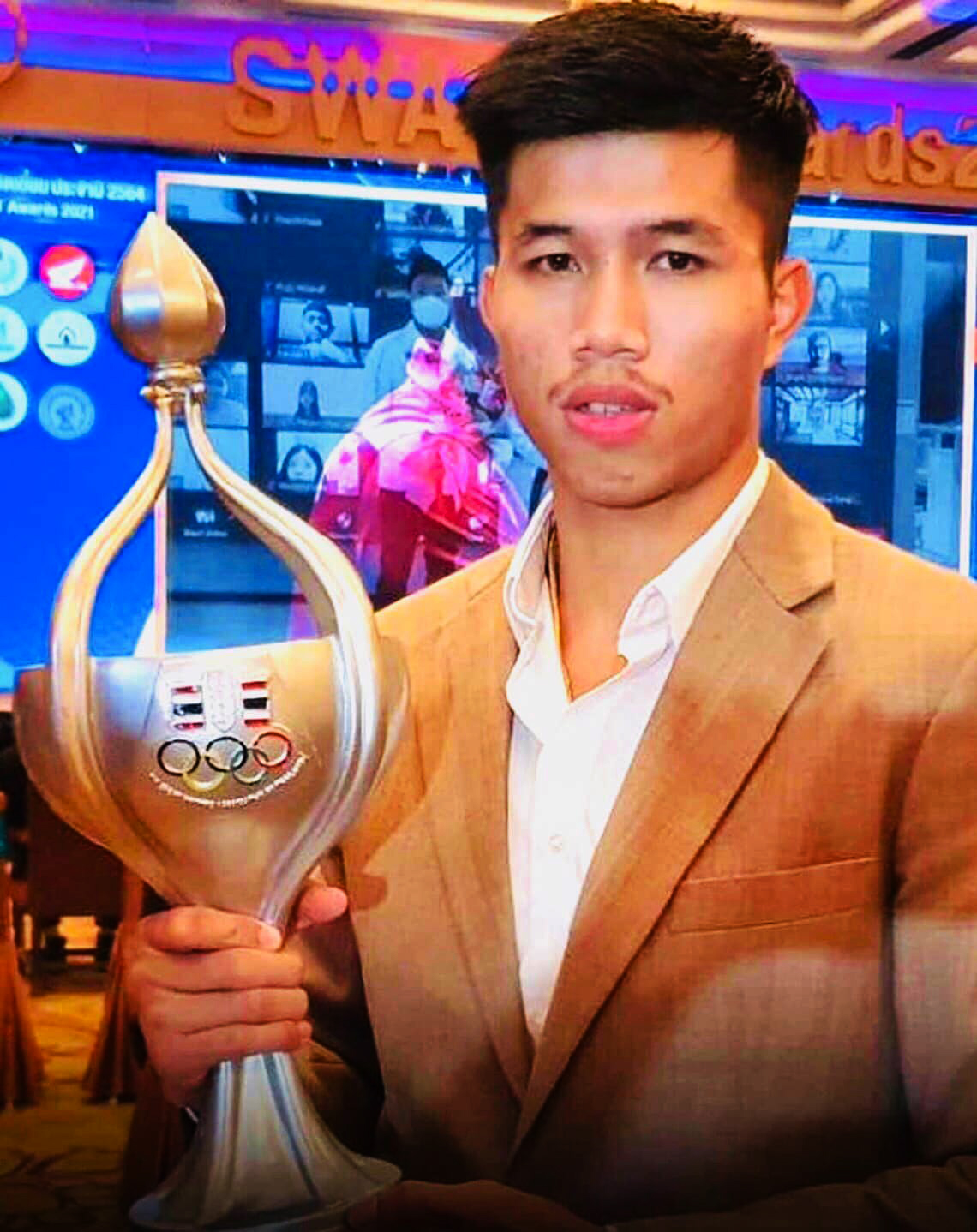 FERRARI FAIRTEX (Elected Best Boxer of the Year in 2021) - SIAM FIGHT MAG