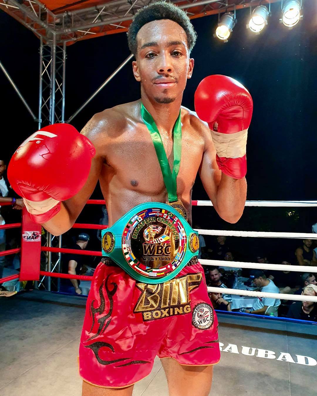 DANI RODRIGUEZ (SWISS) - SIAM FIGHT MAG